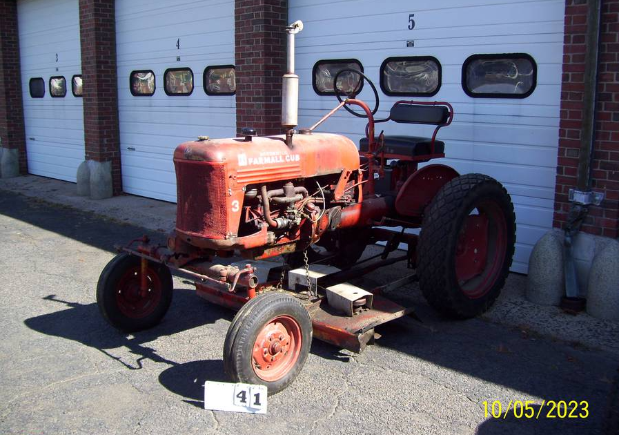 SOLD - 1960 Farmall Cub Tractors Less than 40 HP | Tractor Zoom