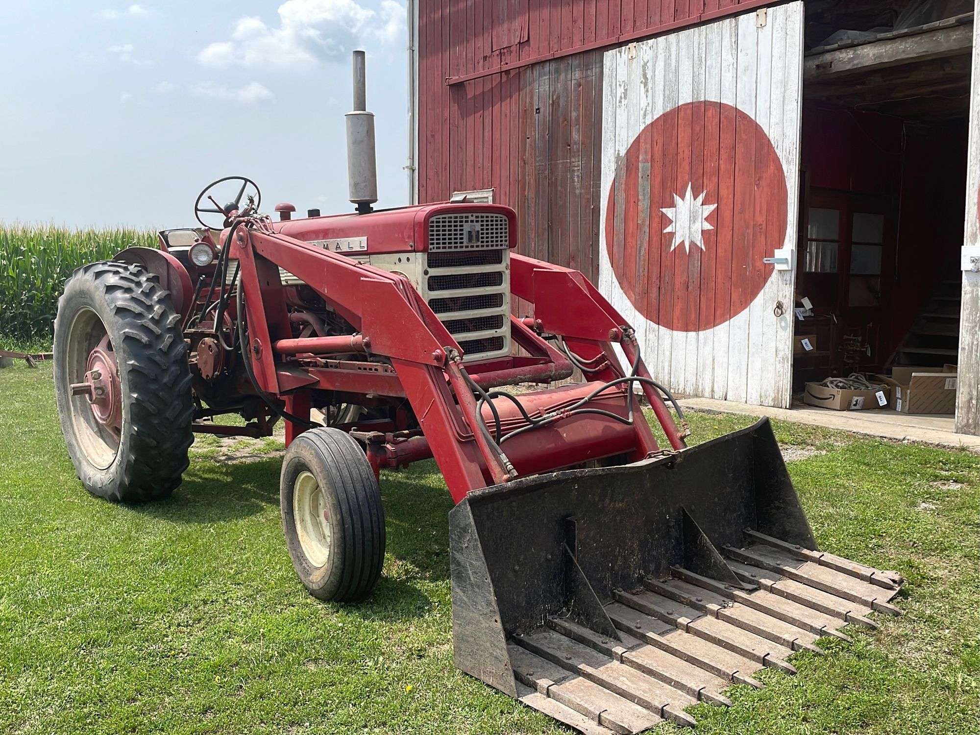 1962 International Harvester 560 Tractors 40 to 99 HP for Sale ...