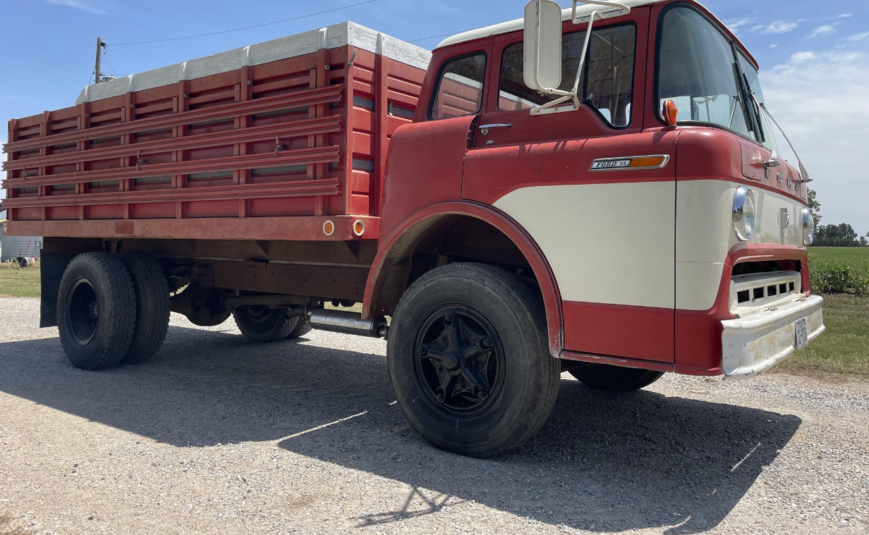SOLD - 1969 Ford C750 Other Equipment Trucks | Tractor Zoom