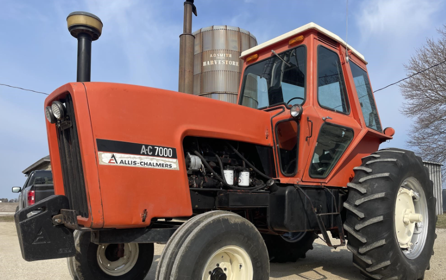 SOLD - 1976 Allis Chalmers 7000 Tractors with 7,500 Hrs | Tractor Zoom