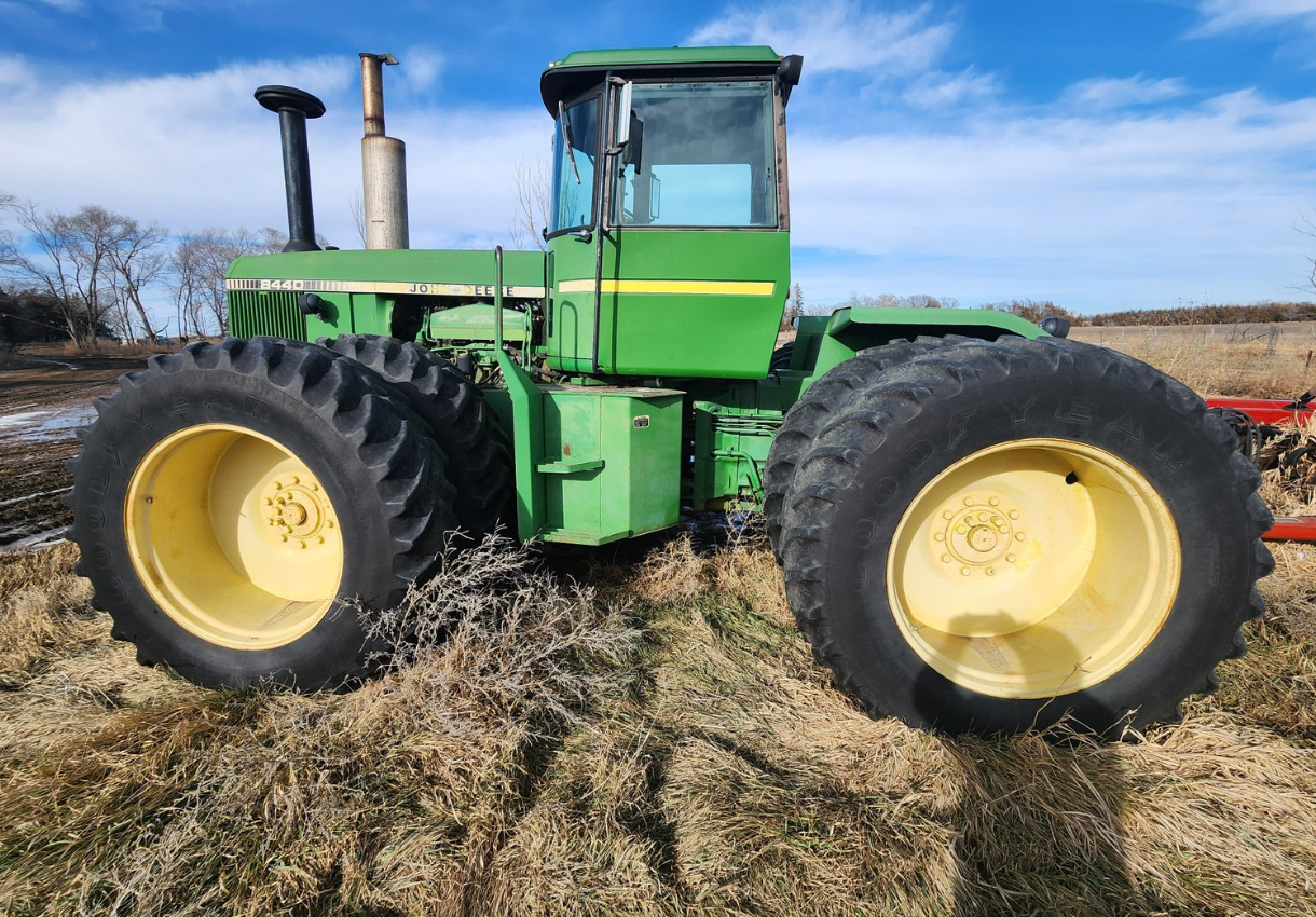 1979 John Deere 8440 Tractors 175 to 299 HP for Sale | Tractor Zoom