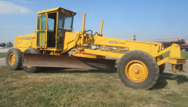 SOLD - 1980 John Deere 670 Construction Motor Graders | Tractor Zoom