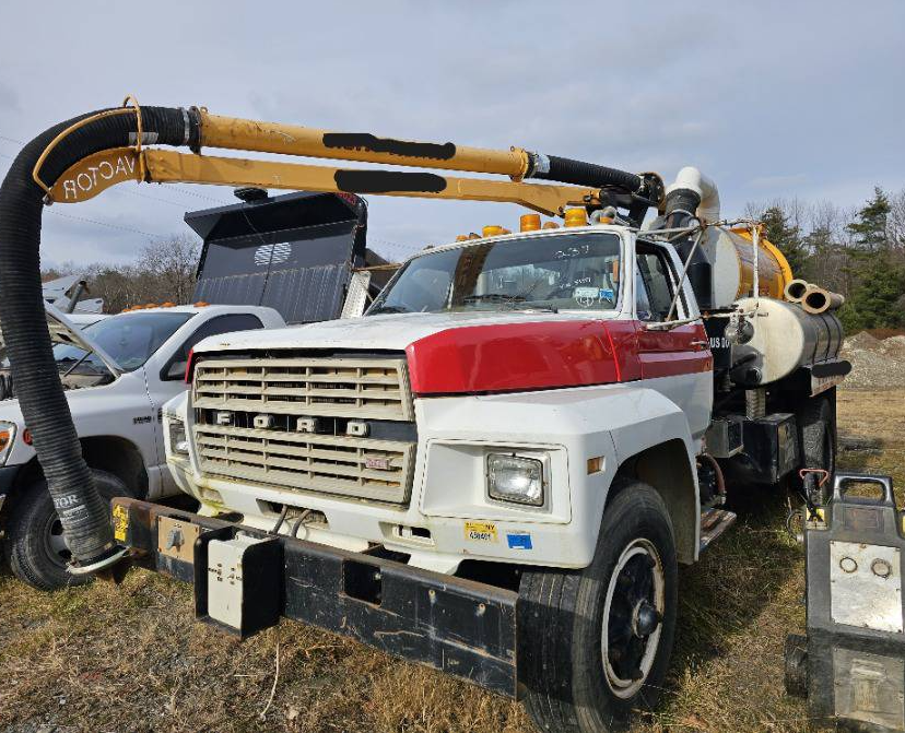 SOLD - 1982 Ford F7000 Other Equipment Trucks | Tractor Zoom