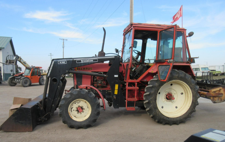 Tractor Zoom - 1989 Belarus 825