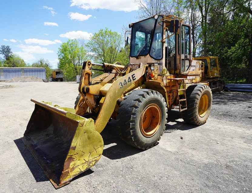 1989 John Deere 344E Construction For Sale with 8,822 Hrs | Tractor Zoom