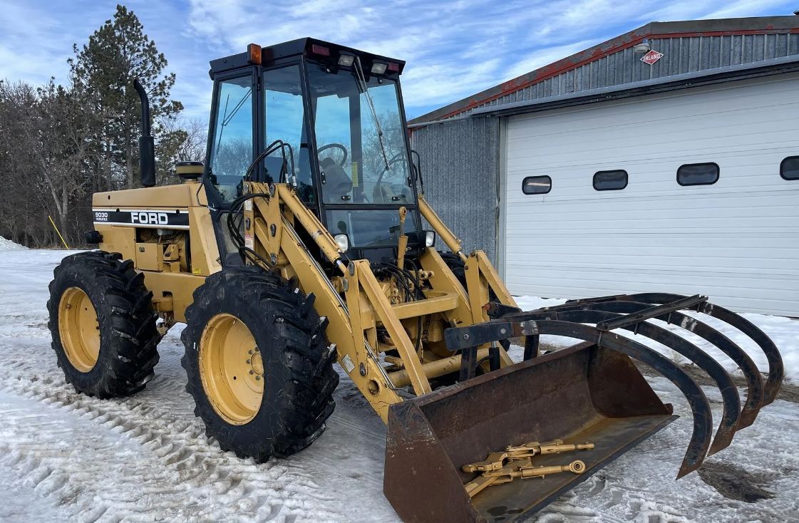 SOLD - 1992 Ford 9030 Tractors 100 to 174 HP | Tractor Zoom