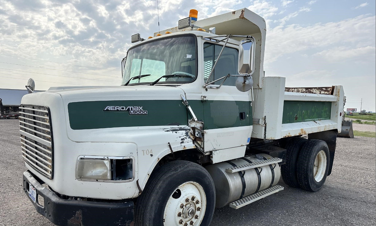 SOLD - 1992 Ford LA9000 Other Equipment Trucks | Tractor Zoom