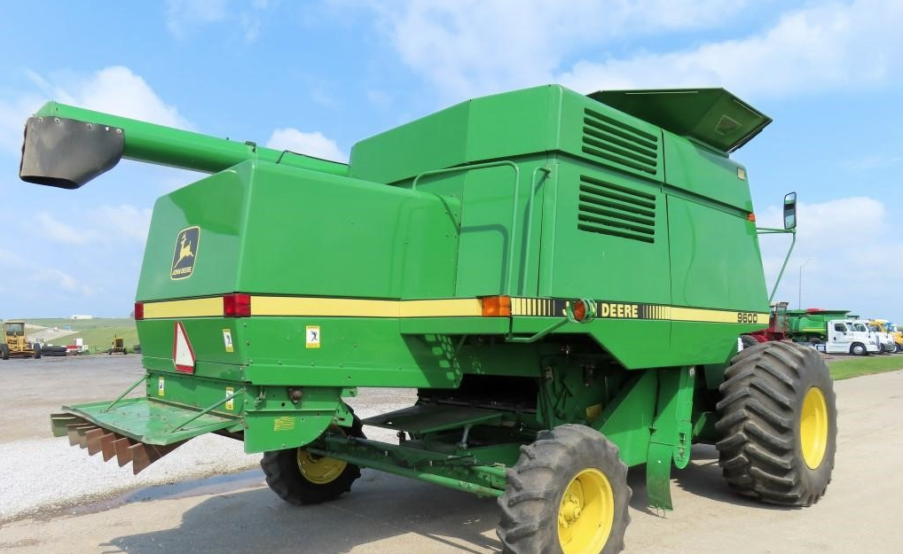 SOLD - 1992 John Deere 9600 Combines Class 6 | Tractor Zoom