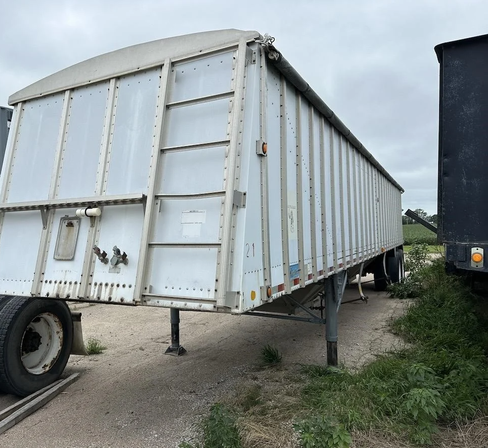 SOLD - 1995 Merritt MT42 Ag Trailers Material Handling | Tractor Zoom