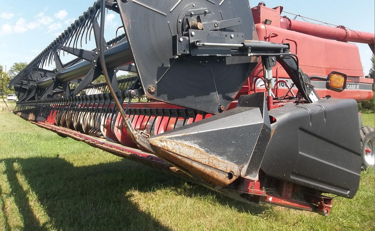 SOLD - 1998 Case IH 1020 Harvesting Headers - Platform | Tractor Zoom