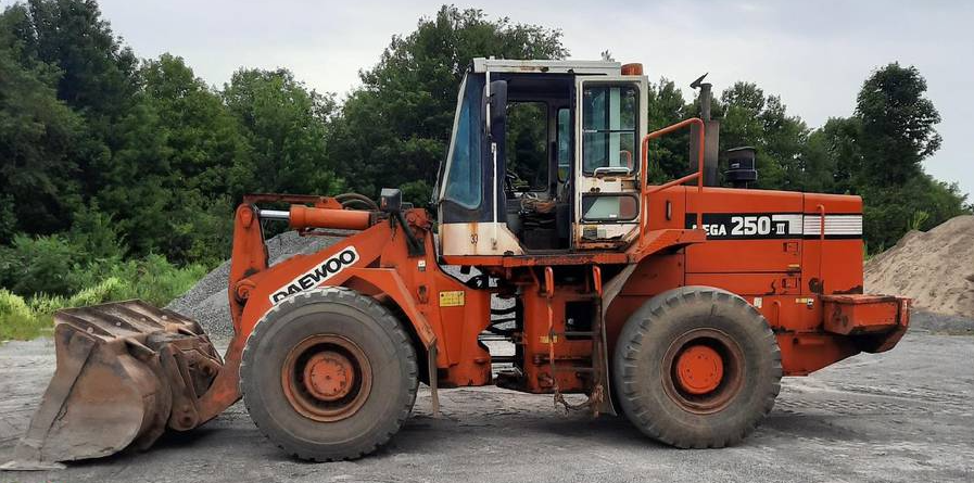 SOLD - 1998 Daewoo Mega 250 Construction Wheel Loaders | Tractor Zoom