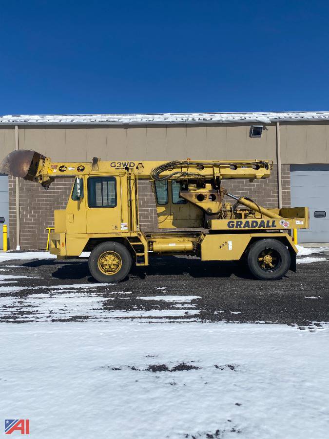 SOLD - 1998 Gradall G3WD Construction Wheel Excavators | Tractor Zoom