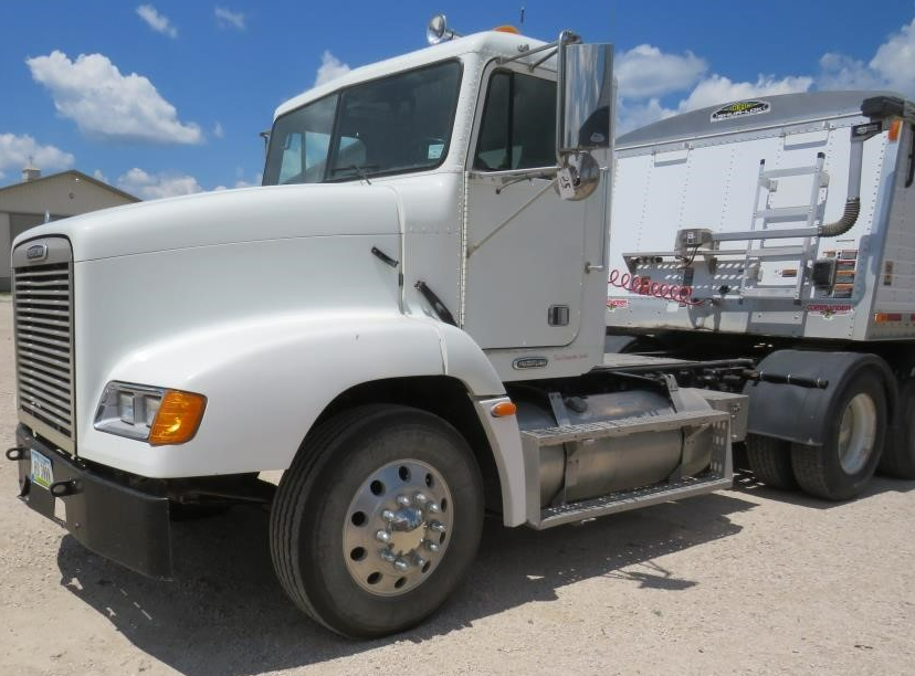 SOLD - 2000 Freightliner FLD120 Other Equipment with 633,798 mi ...