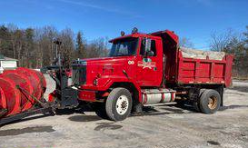 SOLD - 2000 Volvo ACL Other Equipment Trucks | Tractor Zoom