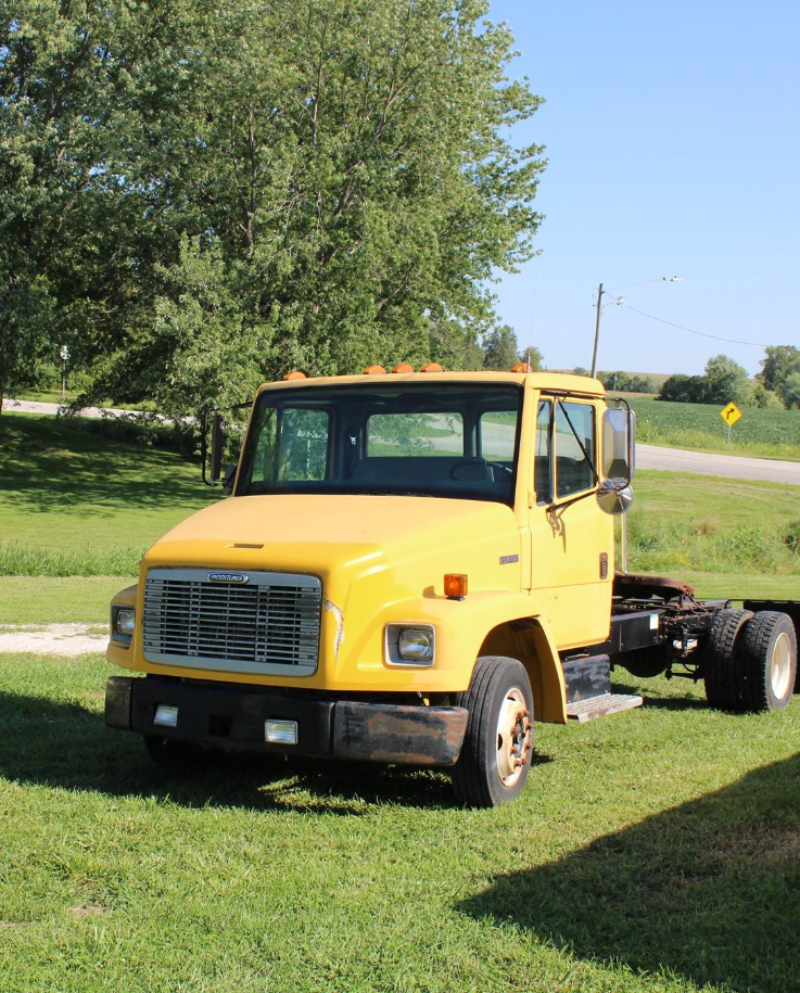 SOLD - 2002 Freightliner FL70 Other Equipment Trucks | Tractor Zoom