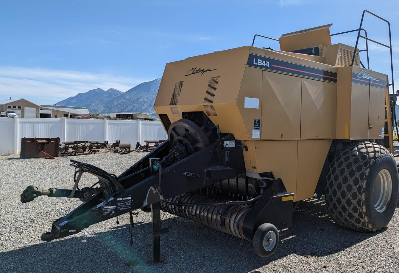 2003 Challenger LB44 Hay and Forage Balers - Square for Sale | Tractor Zoom