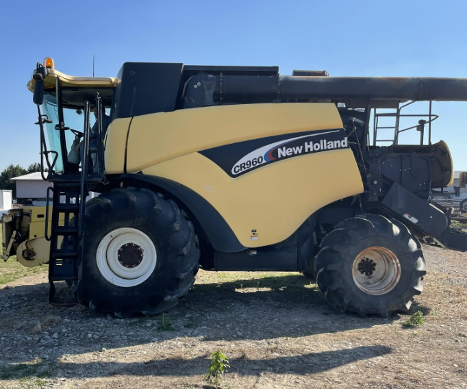 SOLD - 2003 New Holland CR960 Combines Class 6 | Tractor Zoom