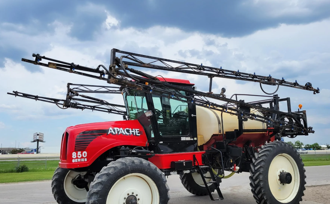 2004 Apache 850 Chemical Applicators Sprayers - Self Propelled for Sale ...