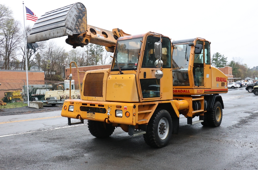 SOLD - 2005 Gradall XL3100 Construction with 1,925 Hrs | Tractor Zoom