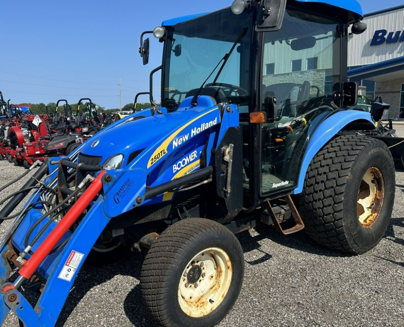 SOLD - 2009 New Holland Boomer 3045 Tractors 40 to 99 HP | Tractor Zoom