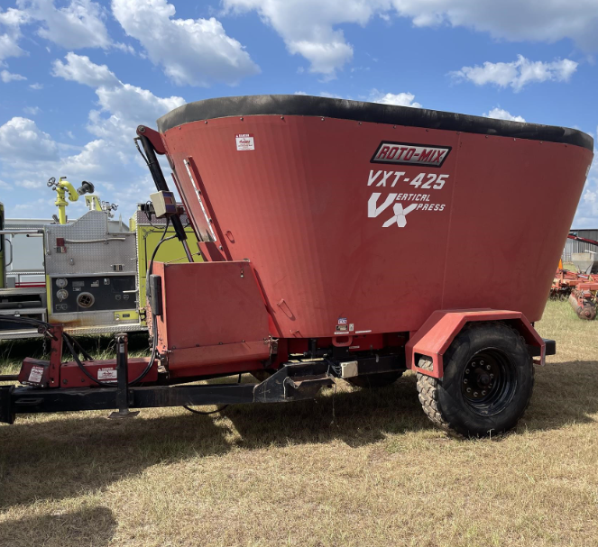 SOLD - 2009 Roto-Mix VXT-425 Hay and Forage Grinders/Mixers | Tractor Zoom