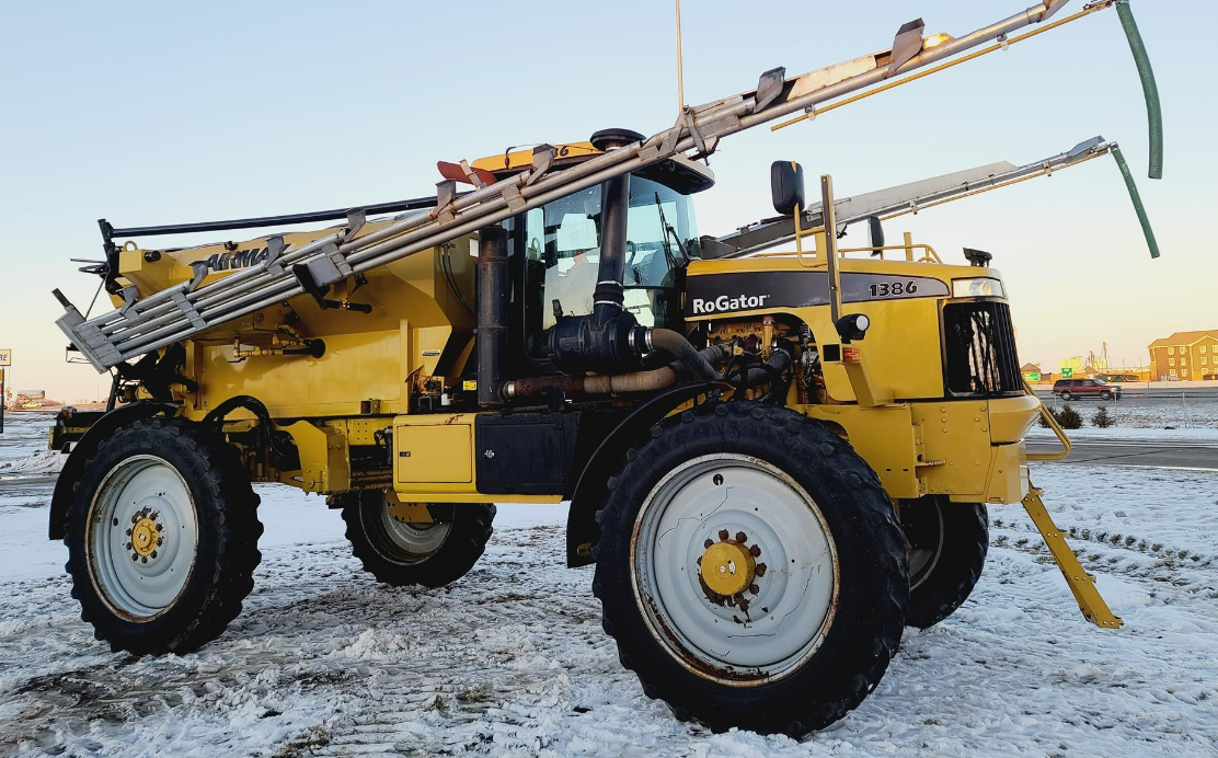 SOLD - 2010 Ag-Chem RoGator 1386 Chemical Applicators Fertilizer ...