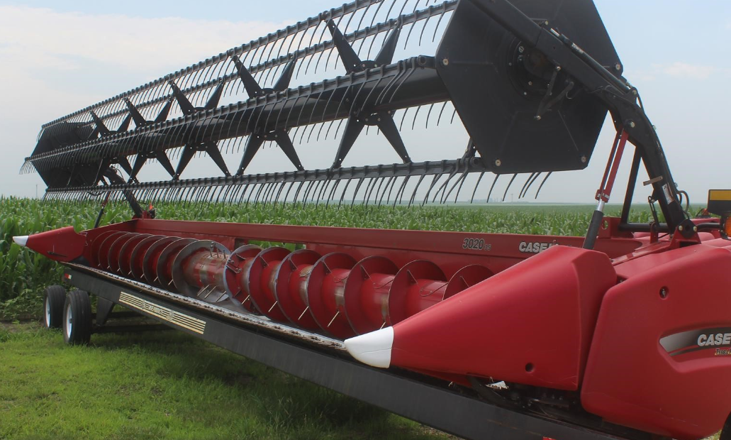 SOLD - 2011 Case IH 3020 Harvesting Headers - Platform | Tractor Zoom