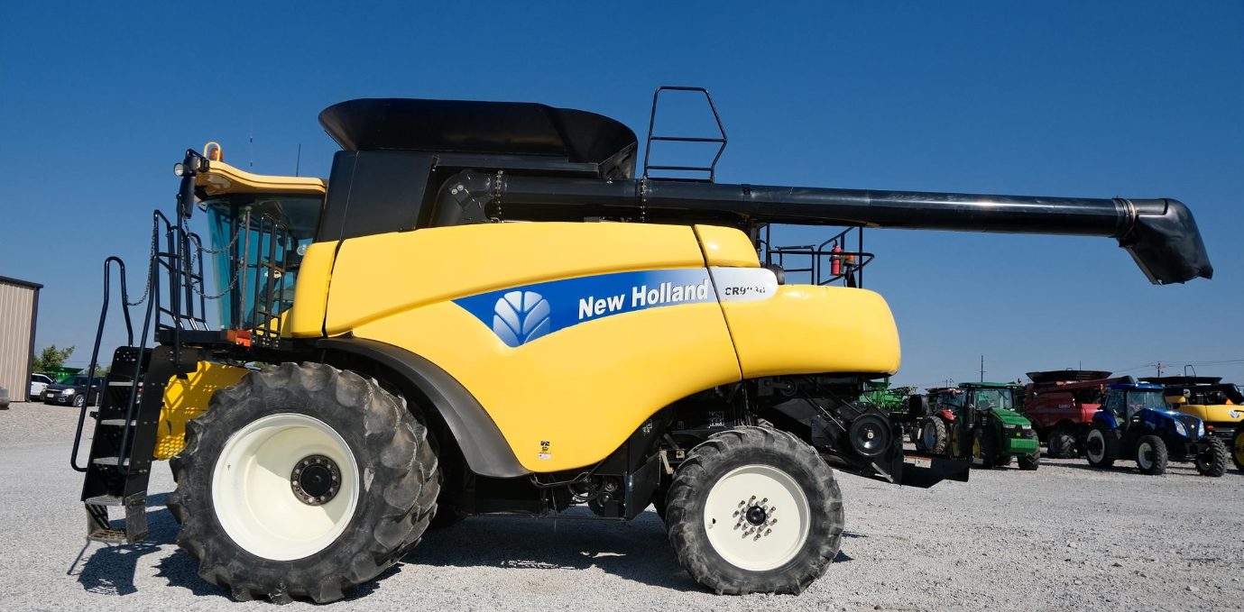 2011 New Holland CR9080 Combines Class 8 for Sale | Tractor Zoom