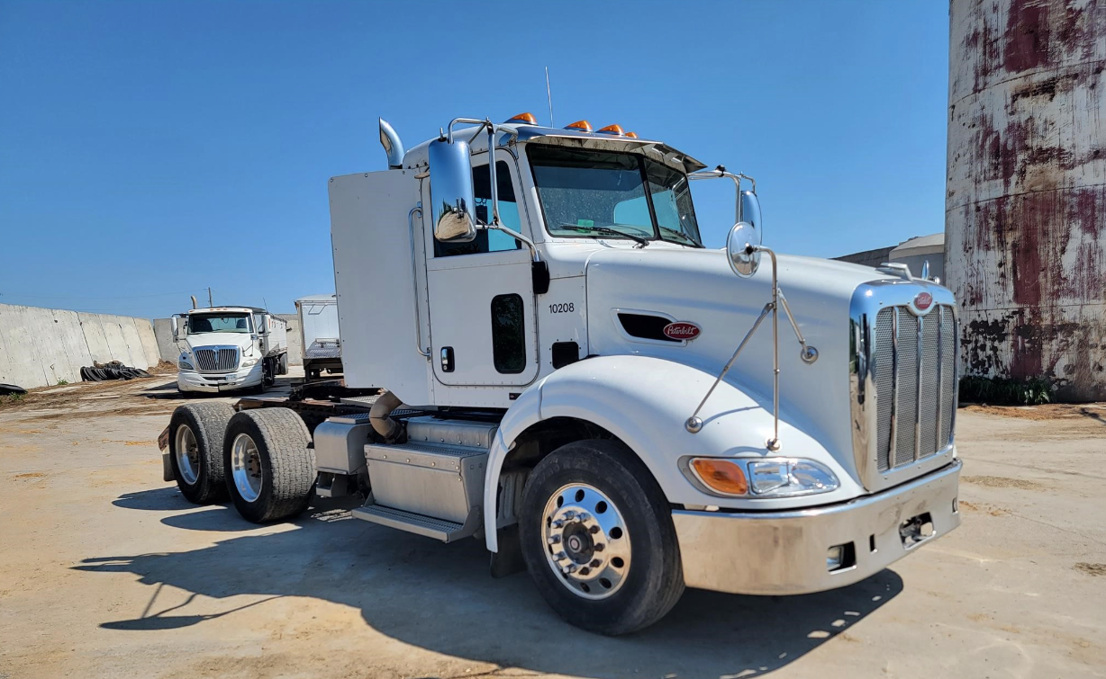 2011 Peterbilt 384 Other Equipment Trucks for Sale | Tractor Zoom