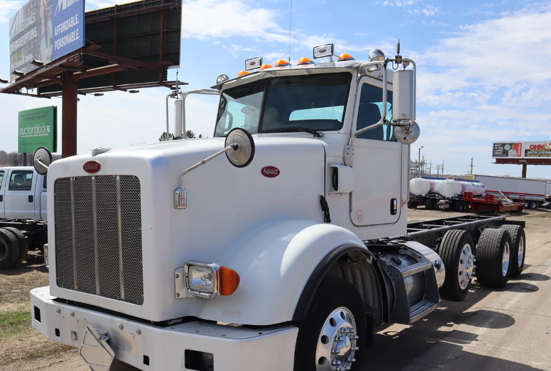 2014 Peterbilt 367 Other Equipment Trucks for Sale | Tractor Zoom