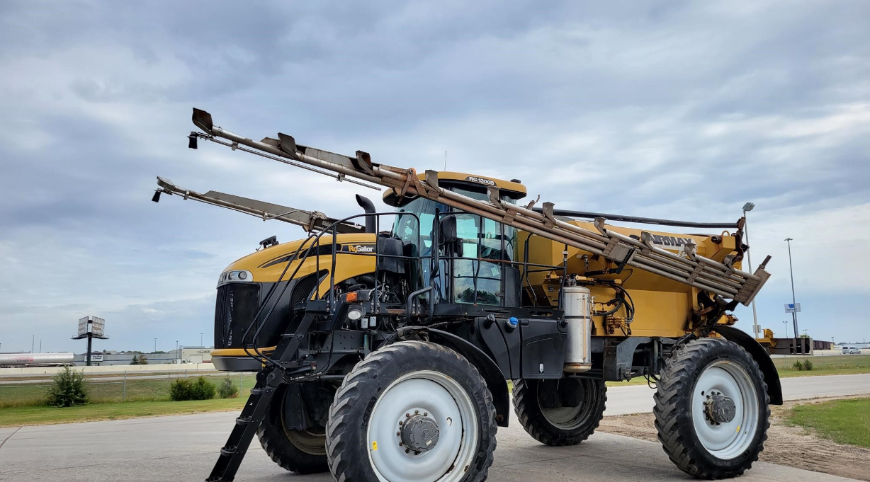 SOLD - 2015 RoGator RG1300 Chemical Applicators Sprayers - Self ...