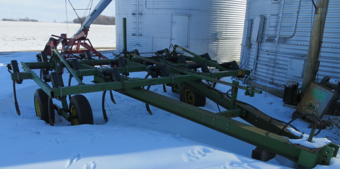 1992 John Deere 610 Tillage Chisel Plows for Sale | Tractor Zoom