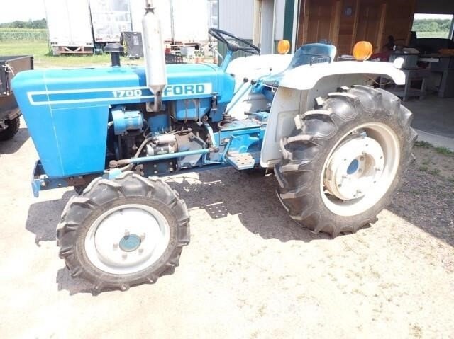 Tractor Zoom - 1987 Ford 1700