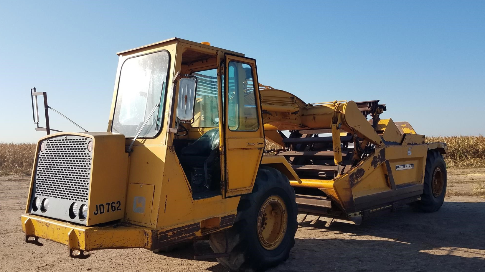 SOLD - John Deere 762 Construction Scrapers | Tractor Zoom