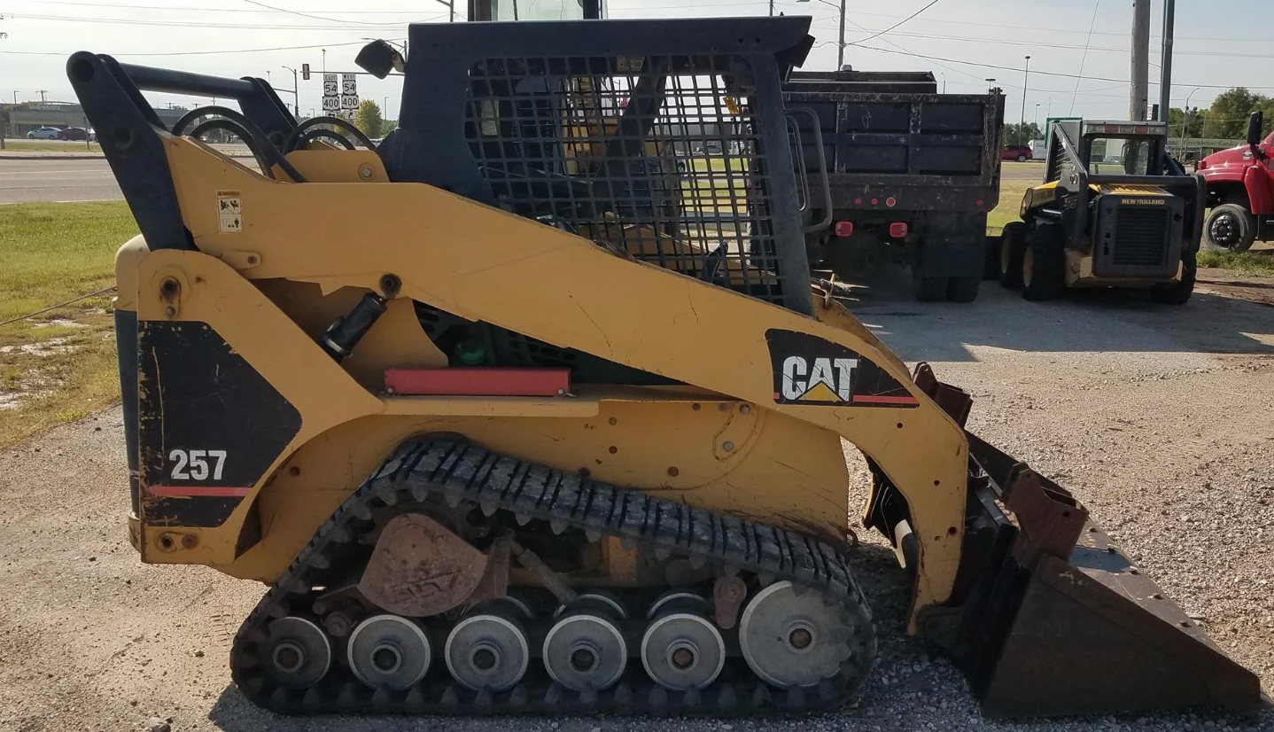 SOLD - 2005 Caterpillar 257 Construction Compact Track Loaders ...