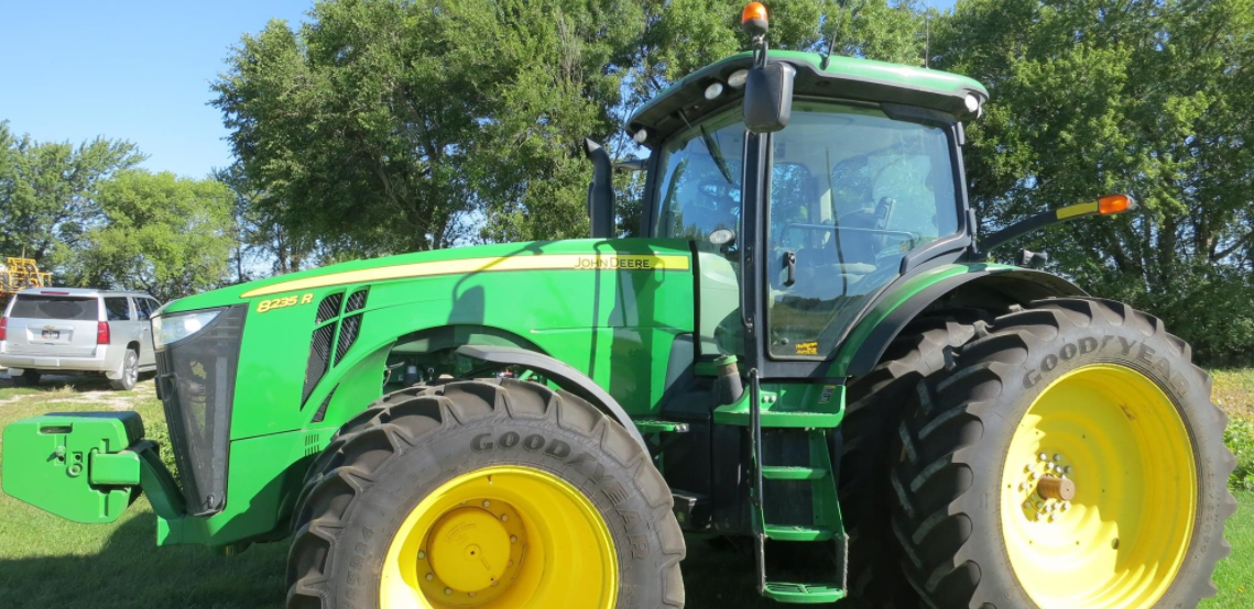 SOLD - 2012 John Deere 8235R Tractors 175 to 299 HP | Tractor Zoom