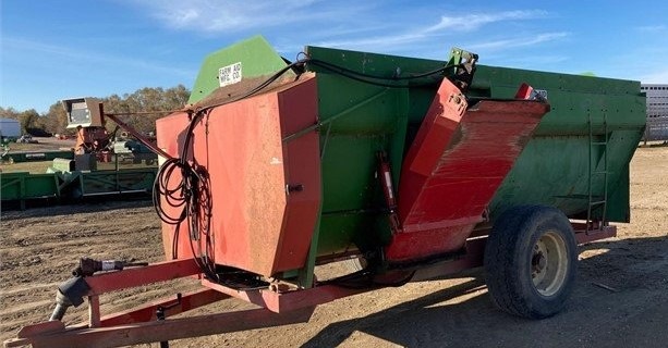 SOLD - Farm Aid 430 Hay and Forage Grinders/Mixers | Tractor Zoom