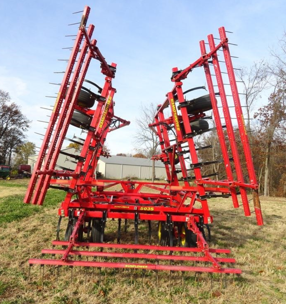 SOLD - Sunflower 5035 Tillage with 28 ft | Tractor Zoom