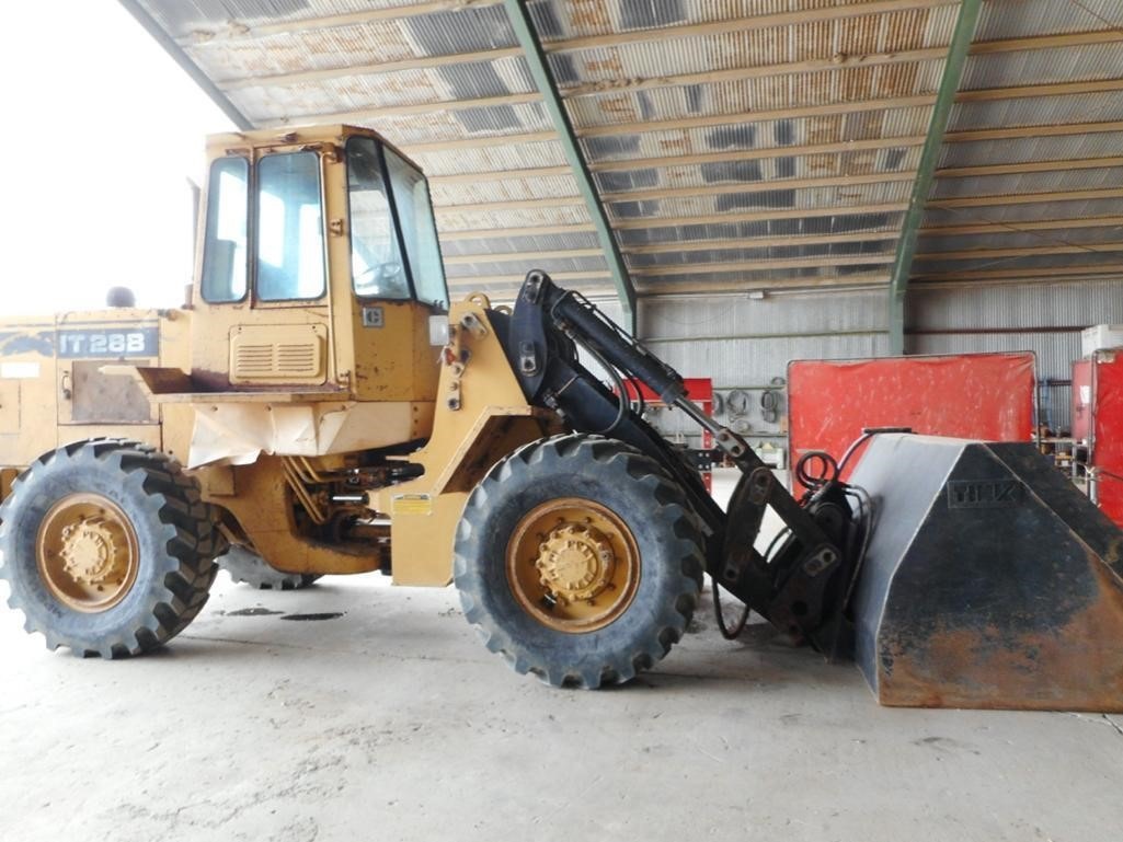 SOLD - Caterpillar IT28B Construction Wheel Loaders | Tractor Zoom