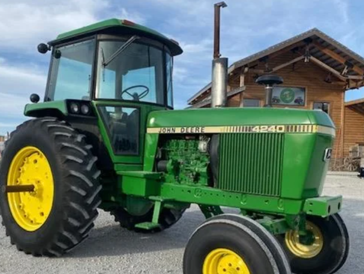 SOLD - John Deere 4240 Tractors 100 to 174 HP | Tractor Zoom