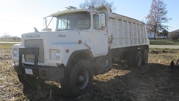 SOLD - 1972 Mack DM685S Other Equipment Trucks | Tractor Zoom