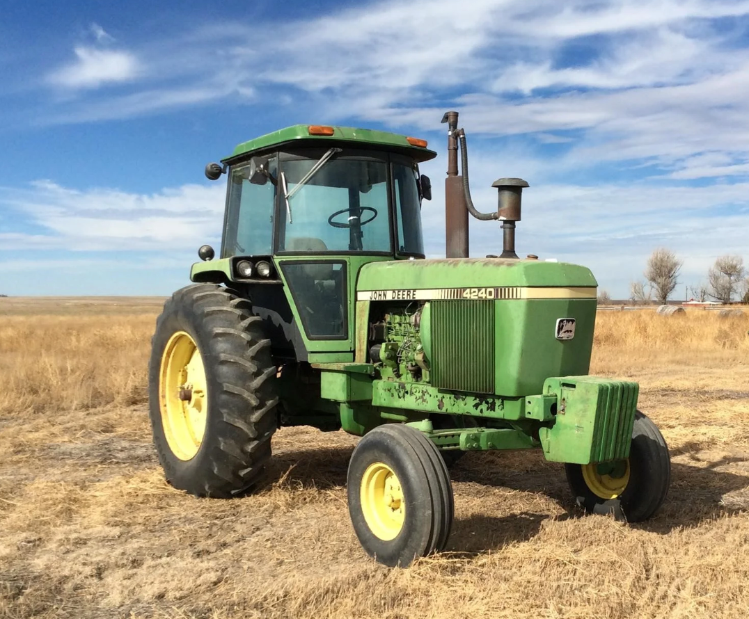 SOLD - 1981 John Deere 4240 Tractors with 128 HP | Tractor Zoom