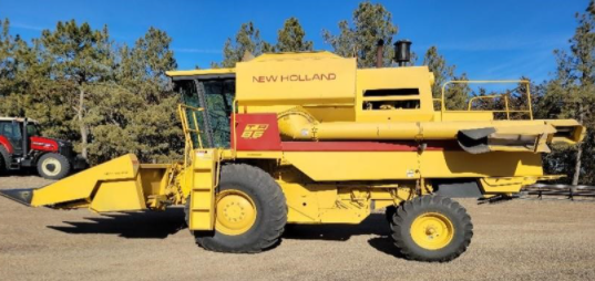 SOLD - 1993 New Holland TR96 Combines Class 6 | Tractor Zoom