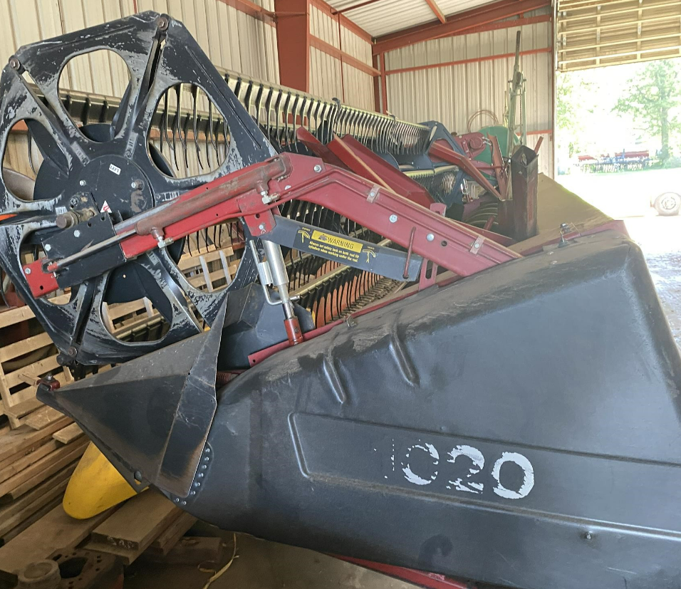 SOLD - Case IH 1020 Harvesting Headers - Platform | Tractor Zoom