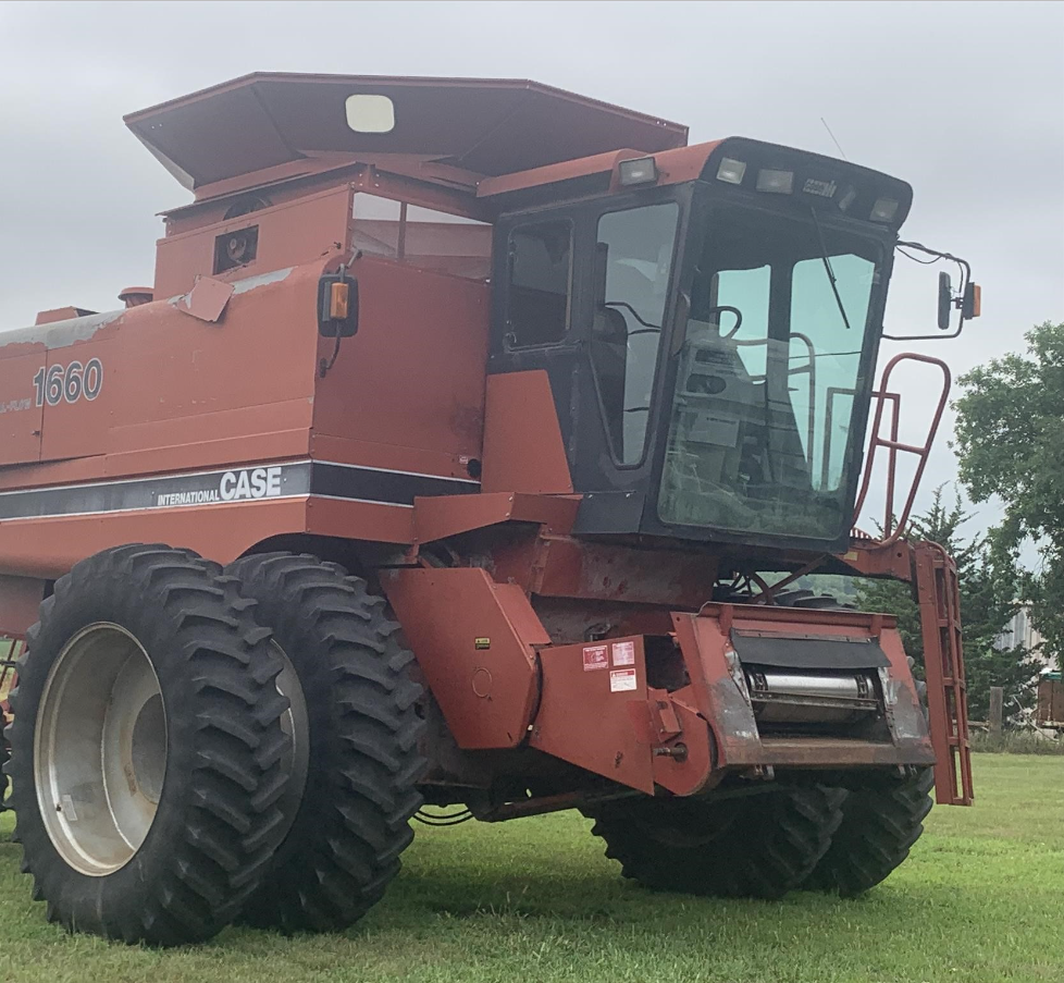 Case IH 1660 Combines Class 5 for Sale | Tractor Zoom