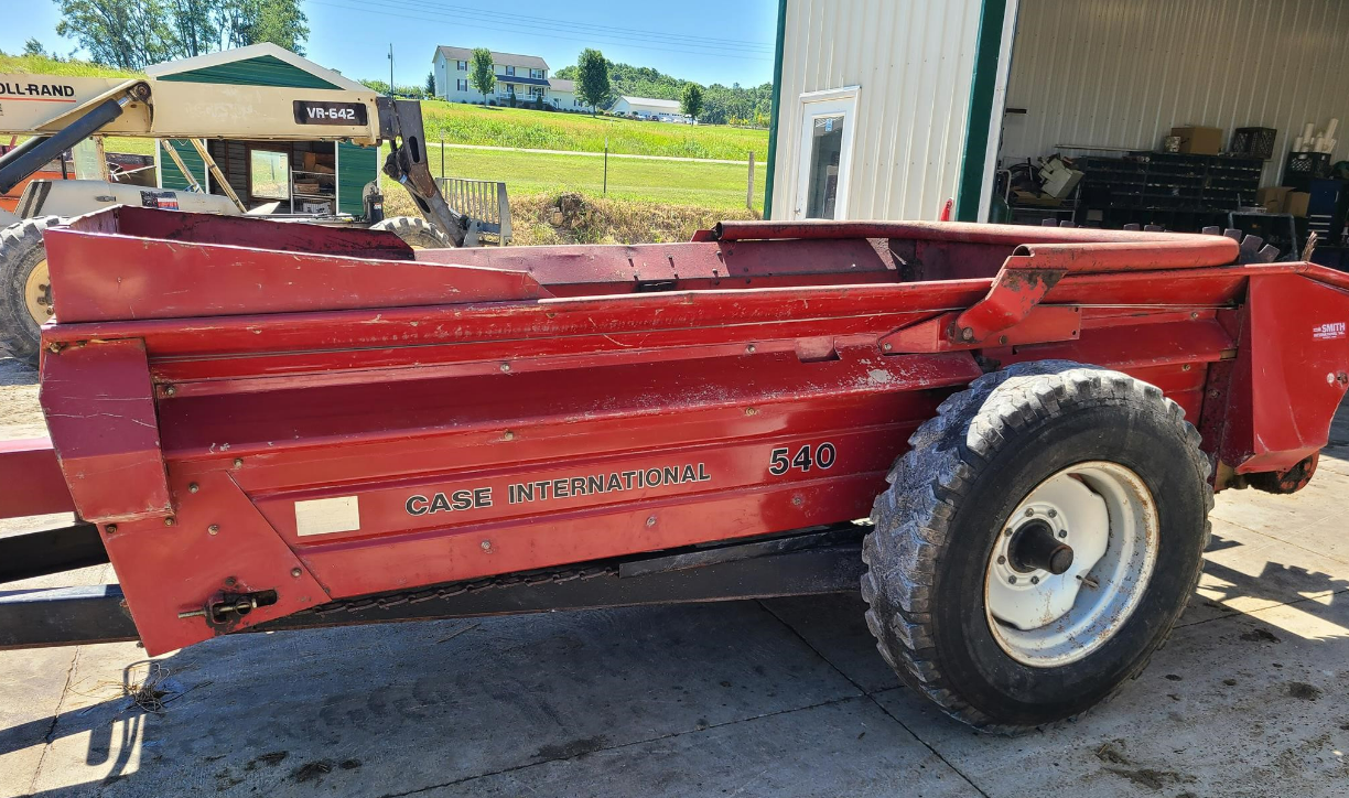 SOLD - Case IH 540 Manure Handling Manure Spreaders - Dry | Tractor Zoom