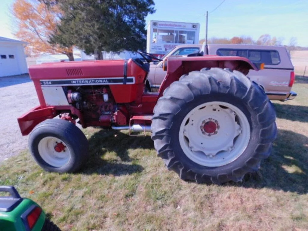 SOLD - International Harvester 584 Tractors 40 to 99 HP | Tractor Zoom