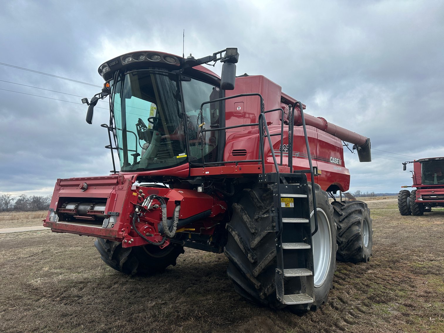 Case IH 8250 Combines Class 8 for Sale | Tractor Zoom