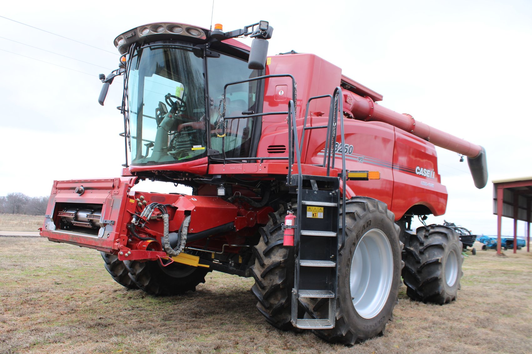Case IH 8250 Combines Class 8 for Sale | Tractor Zoom