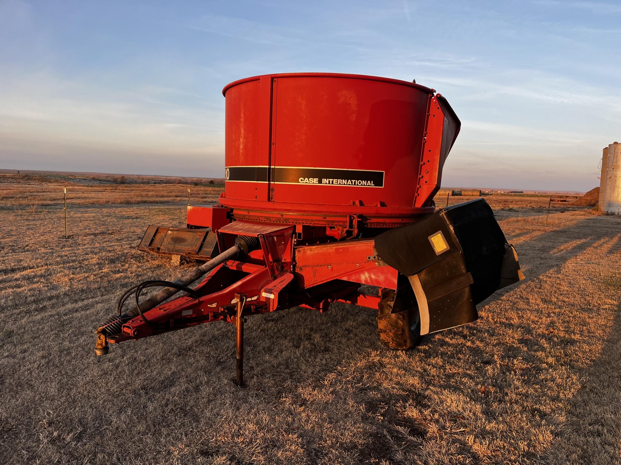 Case IH 8610 Hay and Forage Bale Processors for Sale | Tractor Zoom